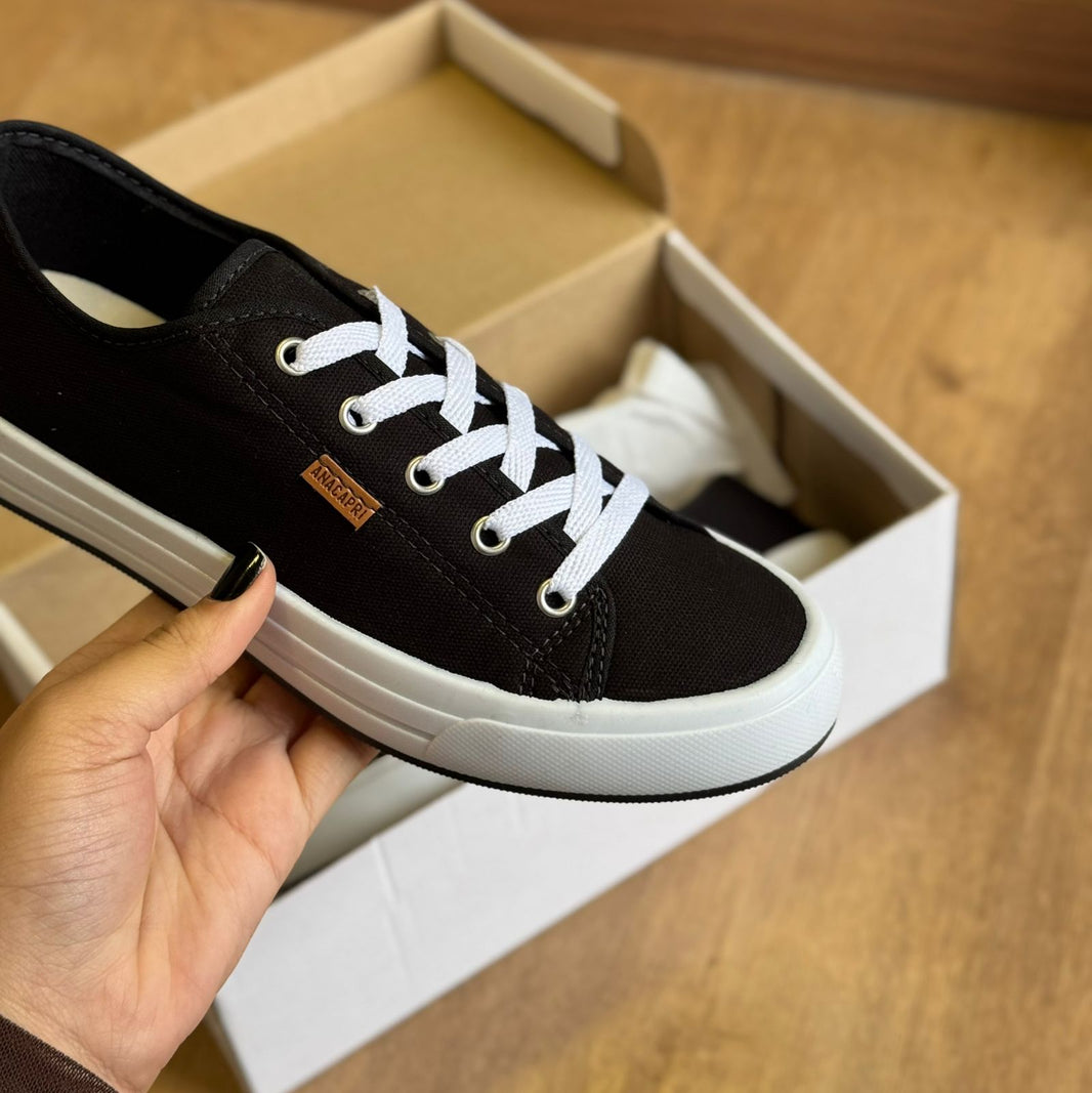 Ana Capri: Elegância e Conforto no Armazém dos Chinelo – Armazém dos ...