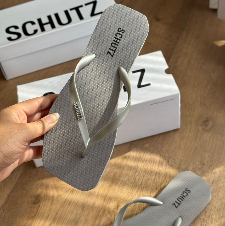 Schutz – Armazém dos Chinelos