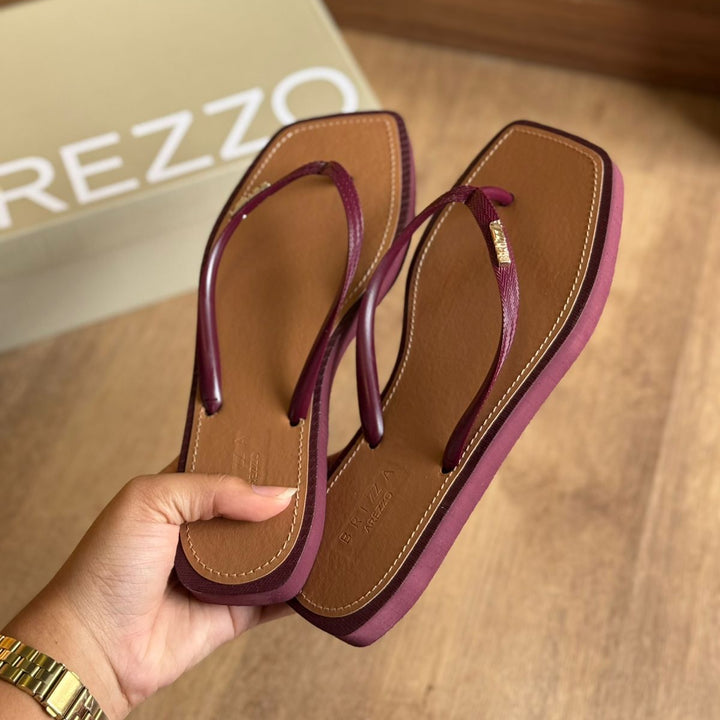 Arezzo - Sofisticação e Elegância em Cada Passo – Armazém dos Chinelos