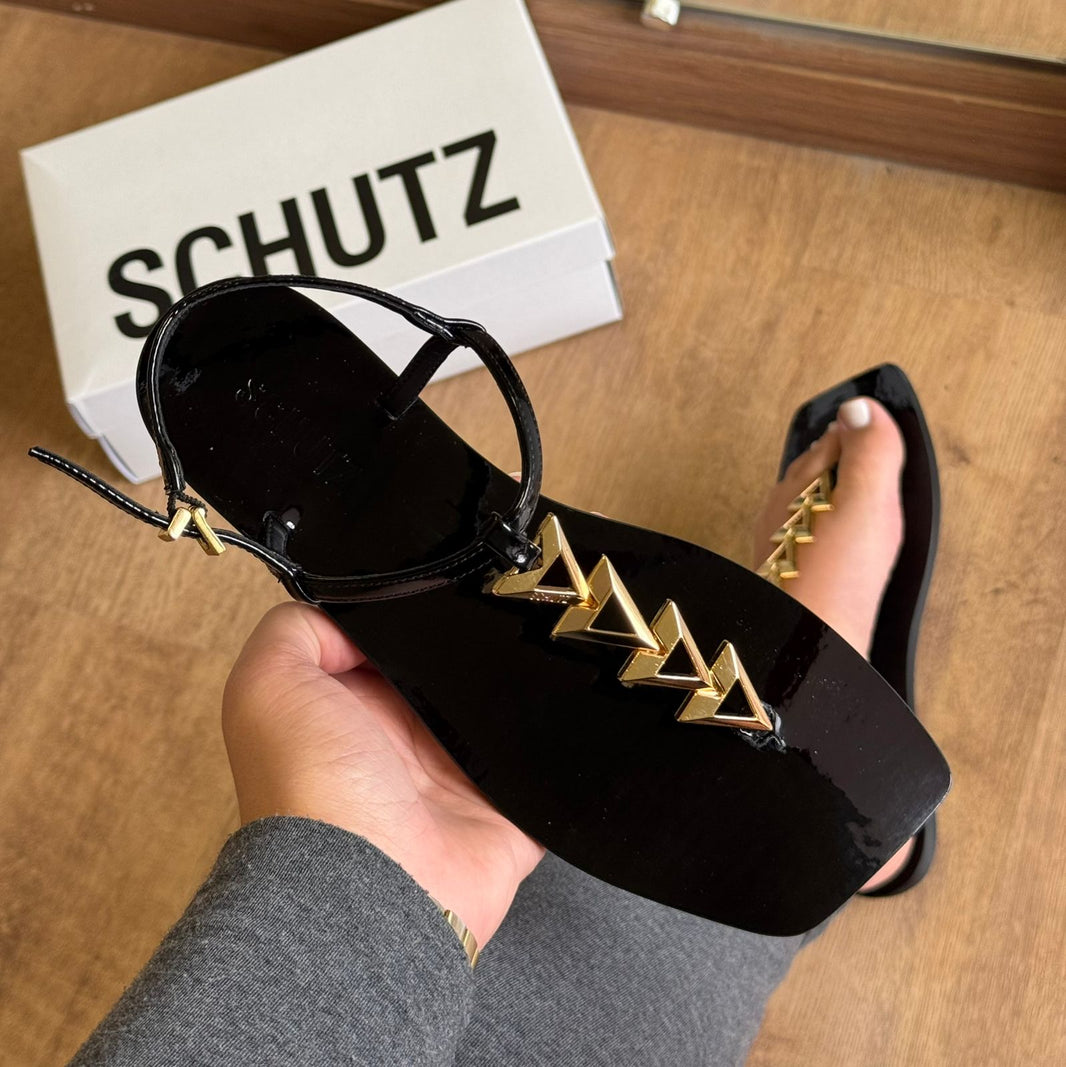 Schutz – Armazém dos Chinelos